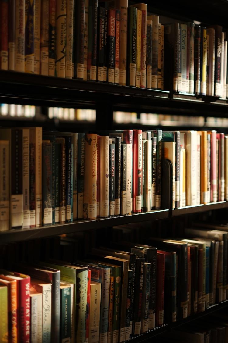 20 livros que todo administrador precisa ter na estante (e ler de ...